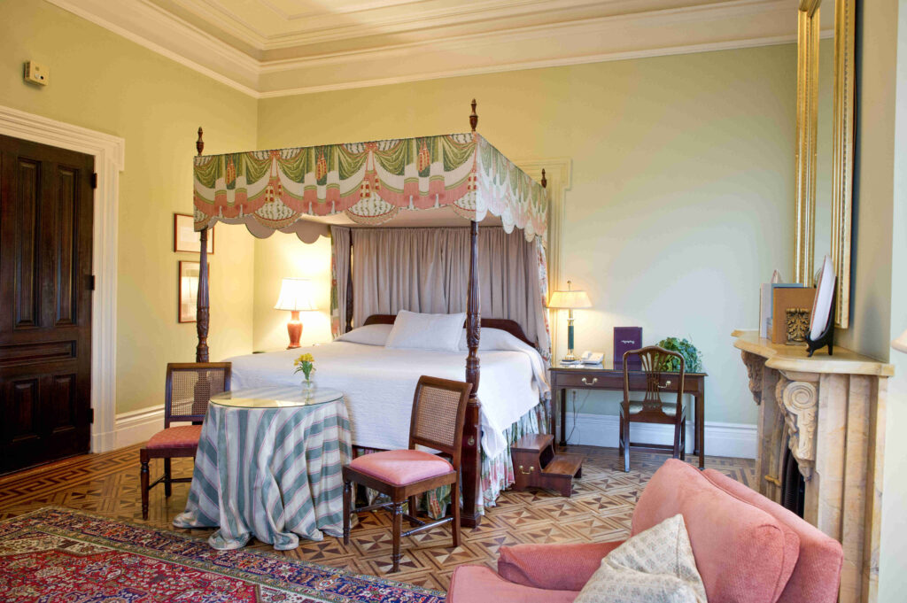 Main House Deluxe Rooms - John Rutledge House Inn